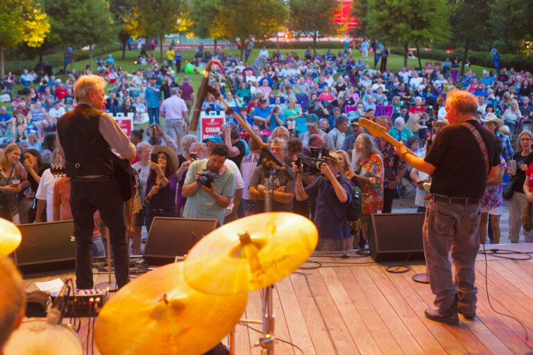 Discover Houston Music Showcase - Avenida Houston