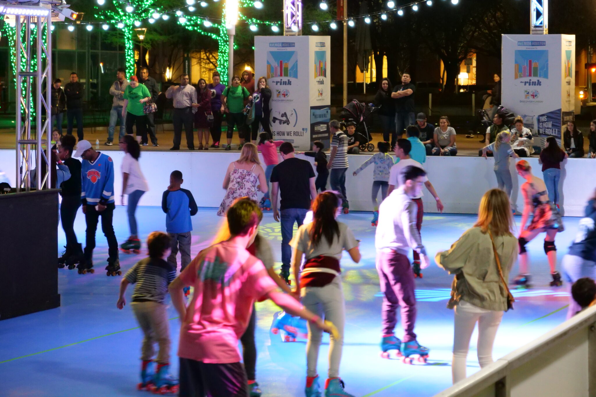 The Rink: Rolling at Discovery Green - Avenida Houston